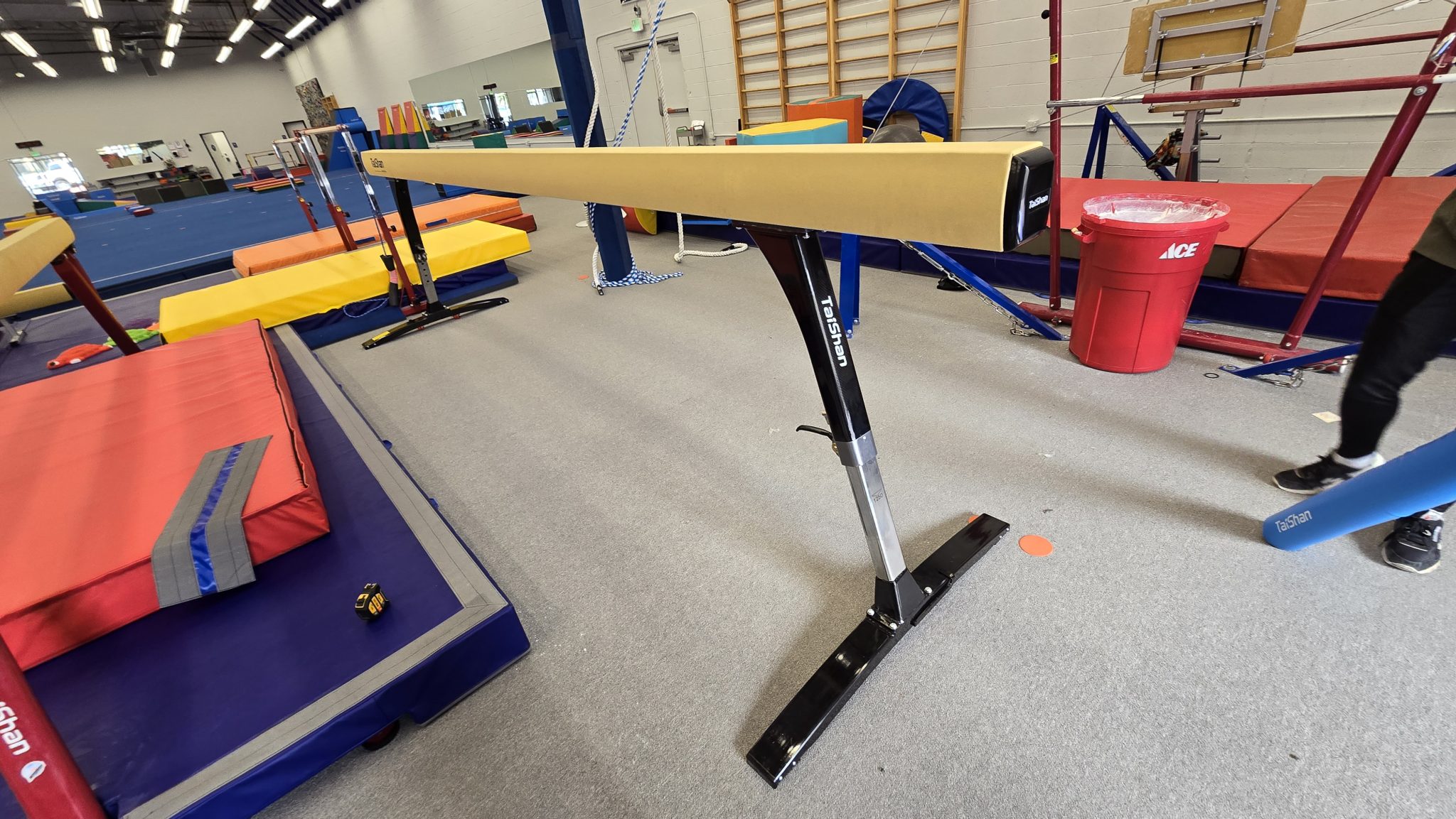 New Gymnastics Competition "Carbon-Fiber" Balance Beam by "Taishan ...